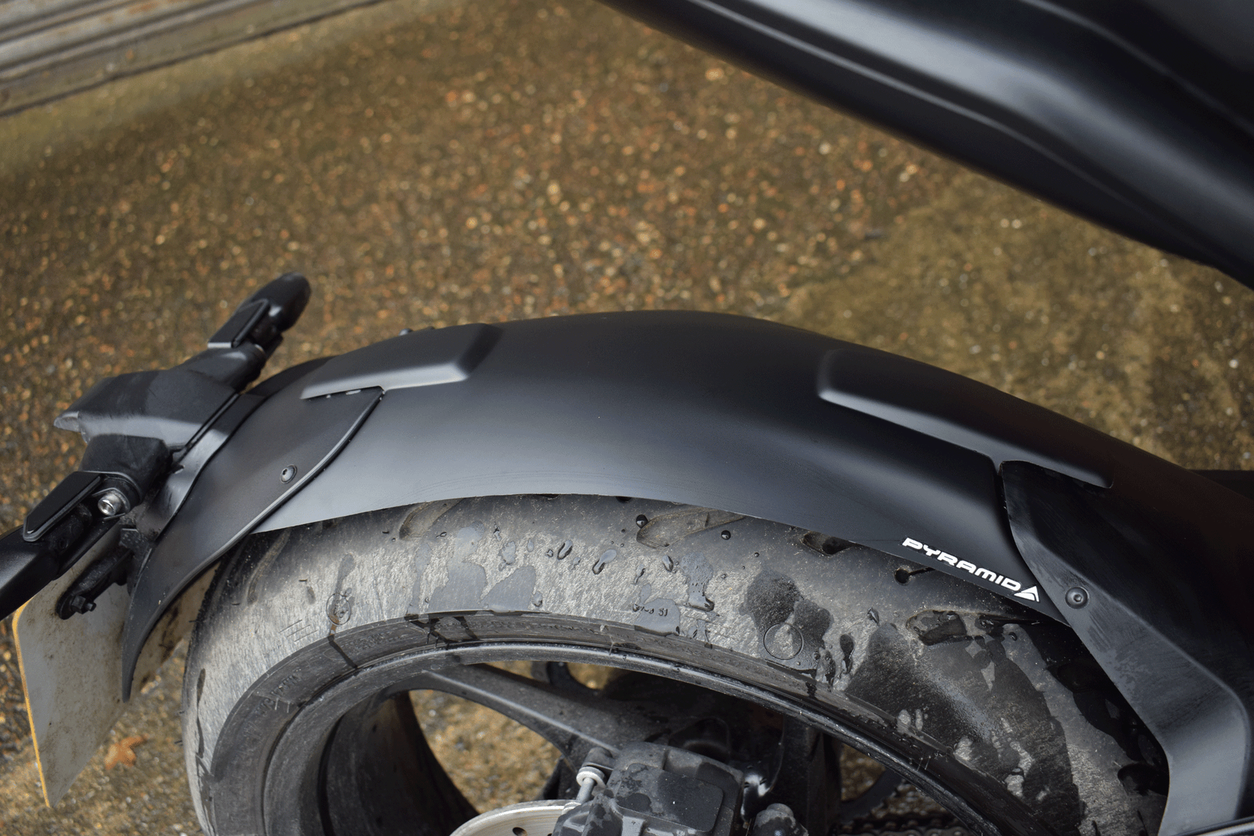 Pyramid Hugger | Matte Black | Triumph Trident 660 2021>Current